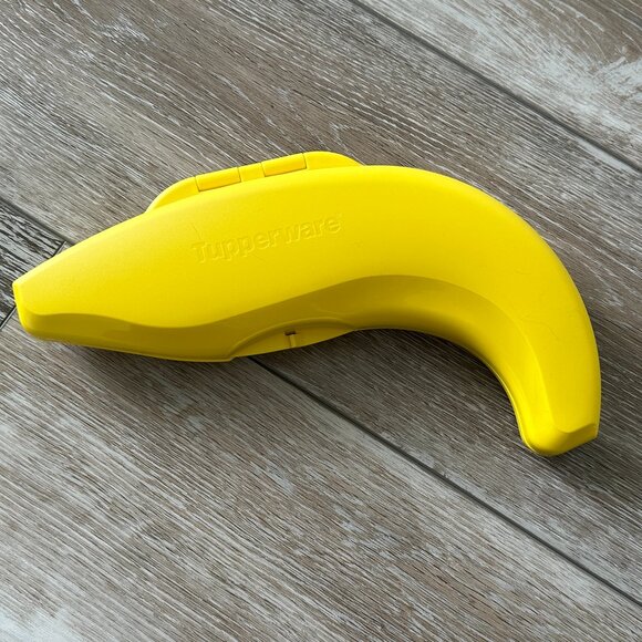 Tupperware | Kitchen | Nwot Tupperware Awesome Banana Keeper Container ...